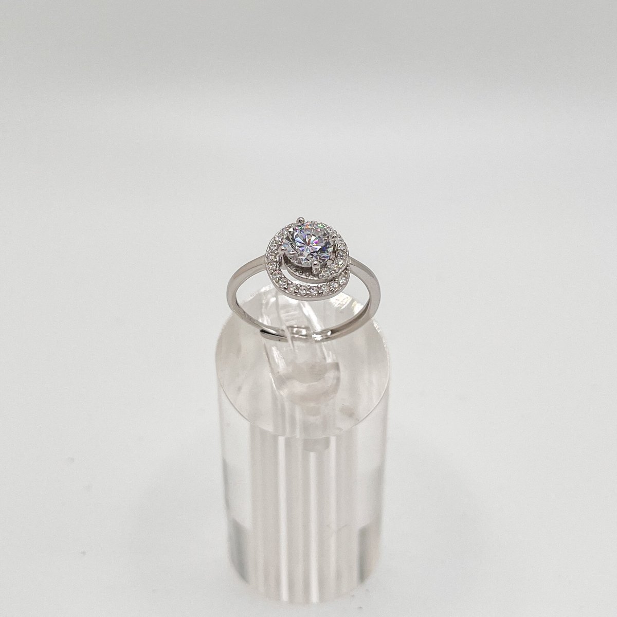 Anillo estilo Halo en Plata 925 – Aurora Boré